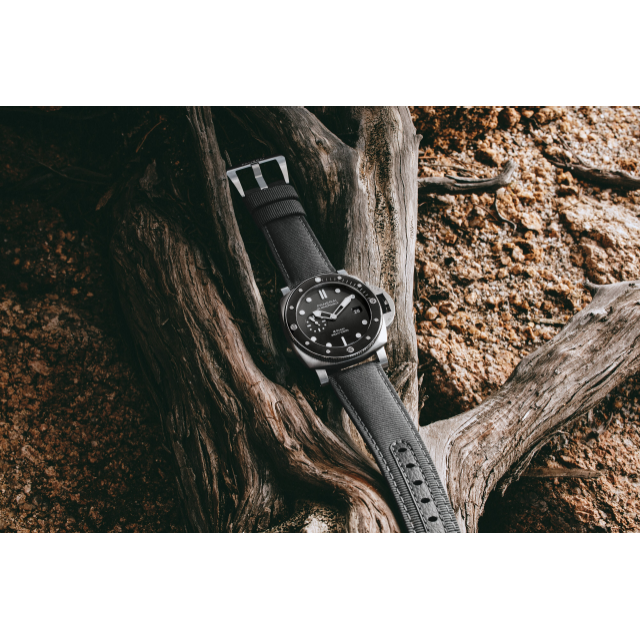 Panerai Submersible QuarantaQuattro Grigio Roccia PAM 1288 Automatic ...